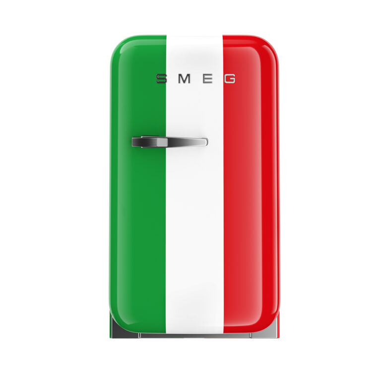 FAB5 Italy Free Standing Refrigerator by Smeg - Dimensiva | 3d